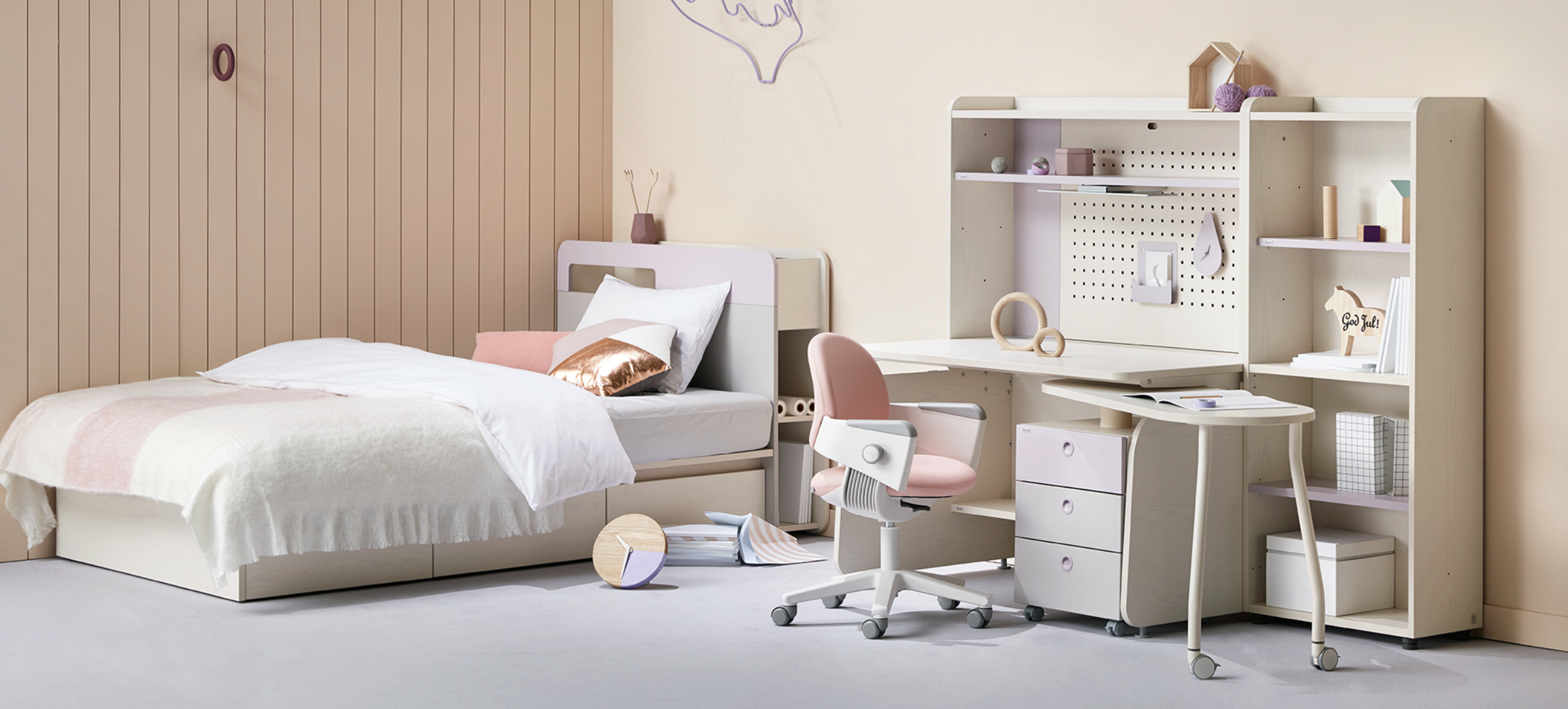 iloom LINKI PLUS 成長書桌椅及書櫃。彈性多元搭配組合 陪伴孩子長大 – Rubee。小紅寶 – Rubee。小紅寳