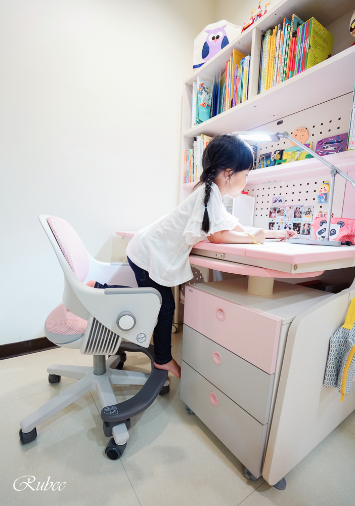 iloom LINKI PLUS 成長書桌椅及書櫃。彈性多元搭配組合 陪伴孩子長大 – Rubee。小紅寶 – Rubee。小紅寳