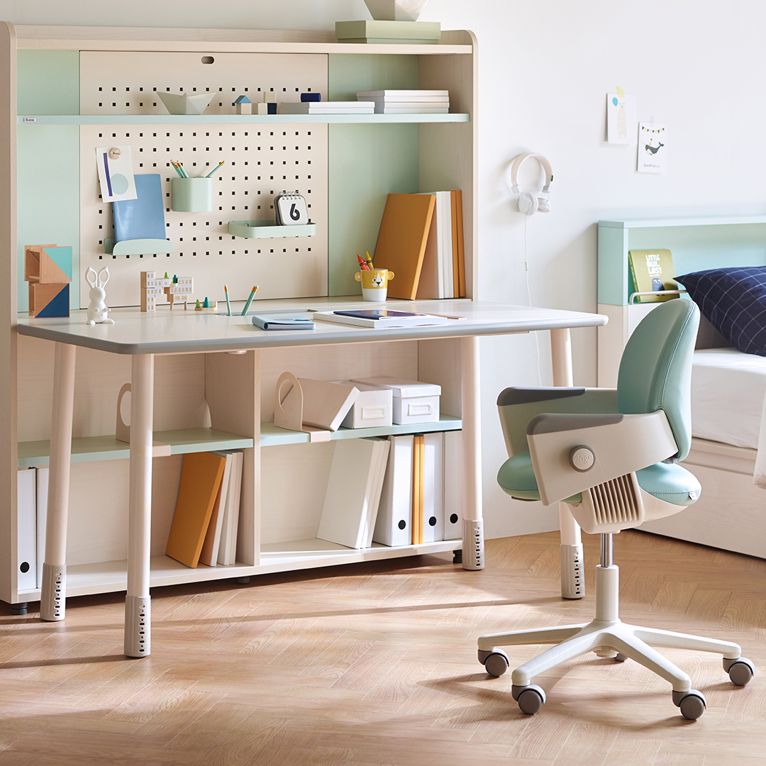 iloom LINKI PLUS 成長書桌椅及書櫃。彈性多元搭配組合 陪伴孩子長大 – Rubee。小紅寶 – Rubee。小紅寳