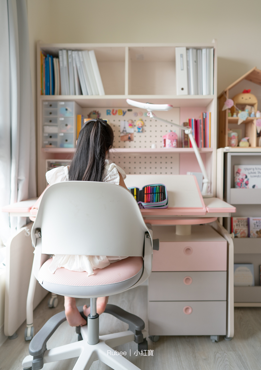 iloom LINKI PLUS 成長書桌椅及書櫃。彈性多元搭配組合 陪伴孩子長大 – Rubee。小紅寶 – Rubee。小紅寳