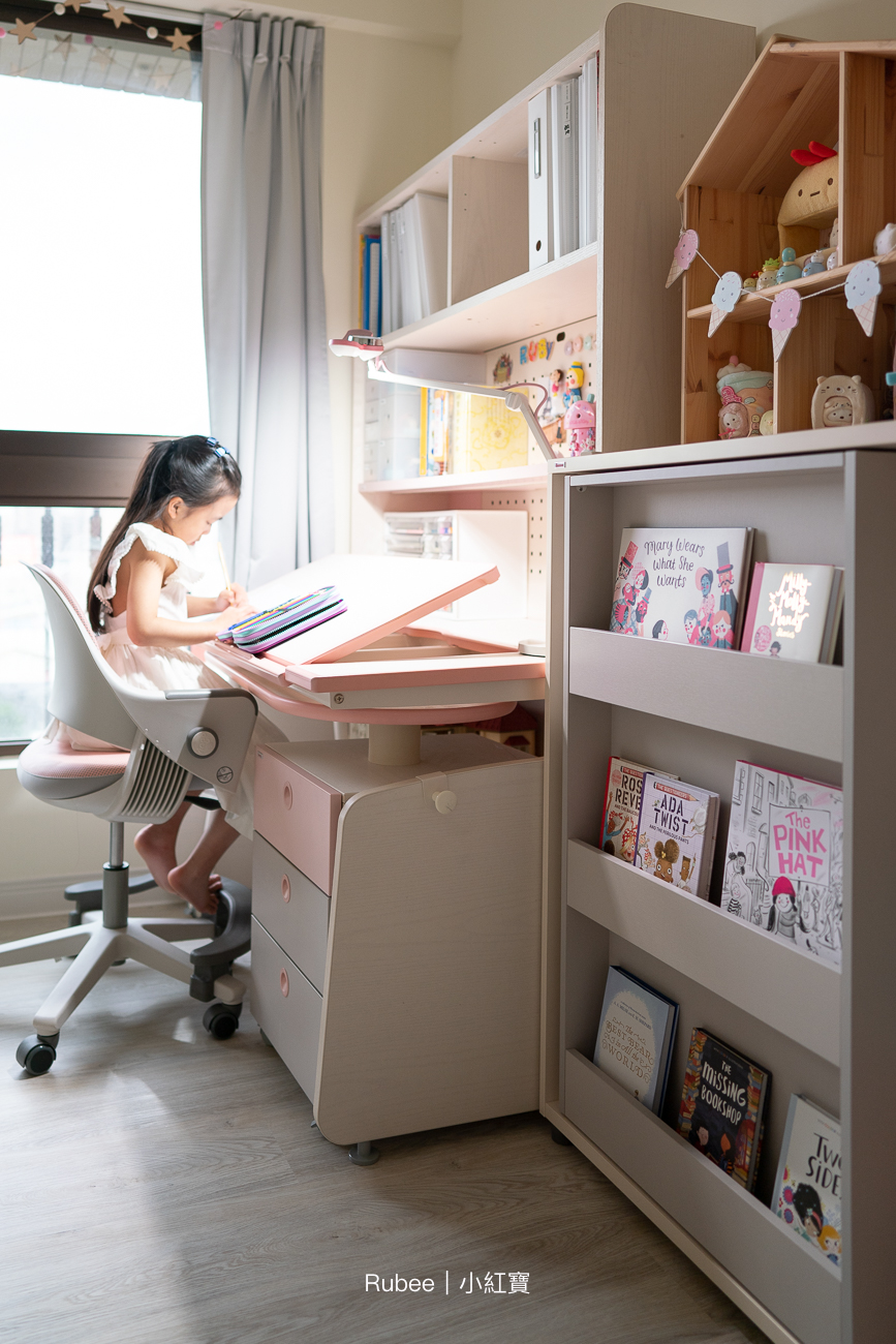 iloom LINKI PLUS 成長書桌椅及書櫃。彈性多元搭配組合 陪伴孩子長大 – Rubee。小紅寶 – Rubee。小紅寳