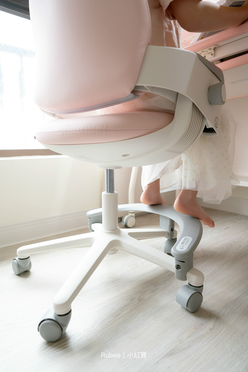 iloom LINKI PLUS 成長書桌椅及書櫃。彈性多元搭配組合 陪伴孩子長大 – Rubee。小紅寶 – Rubee。小紅寳